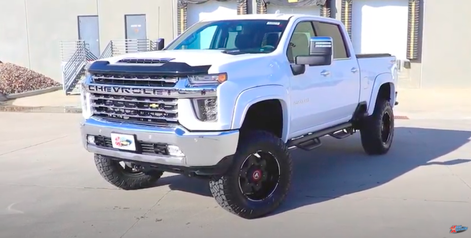 2020 White ¾ Ton Chevy Silverado 2500 Modifications | KarlKustoms.com